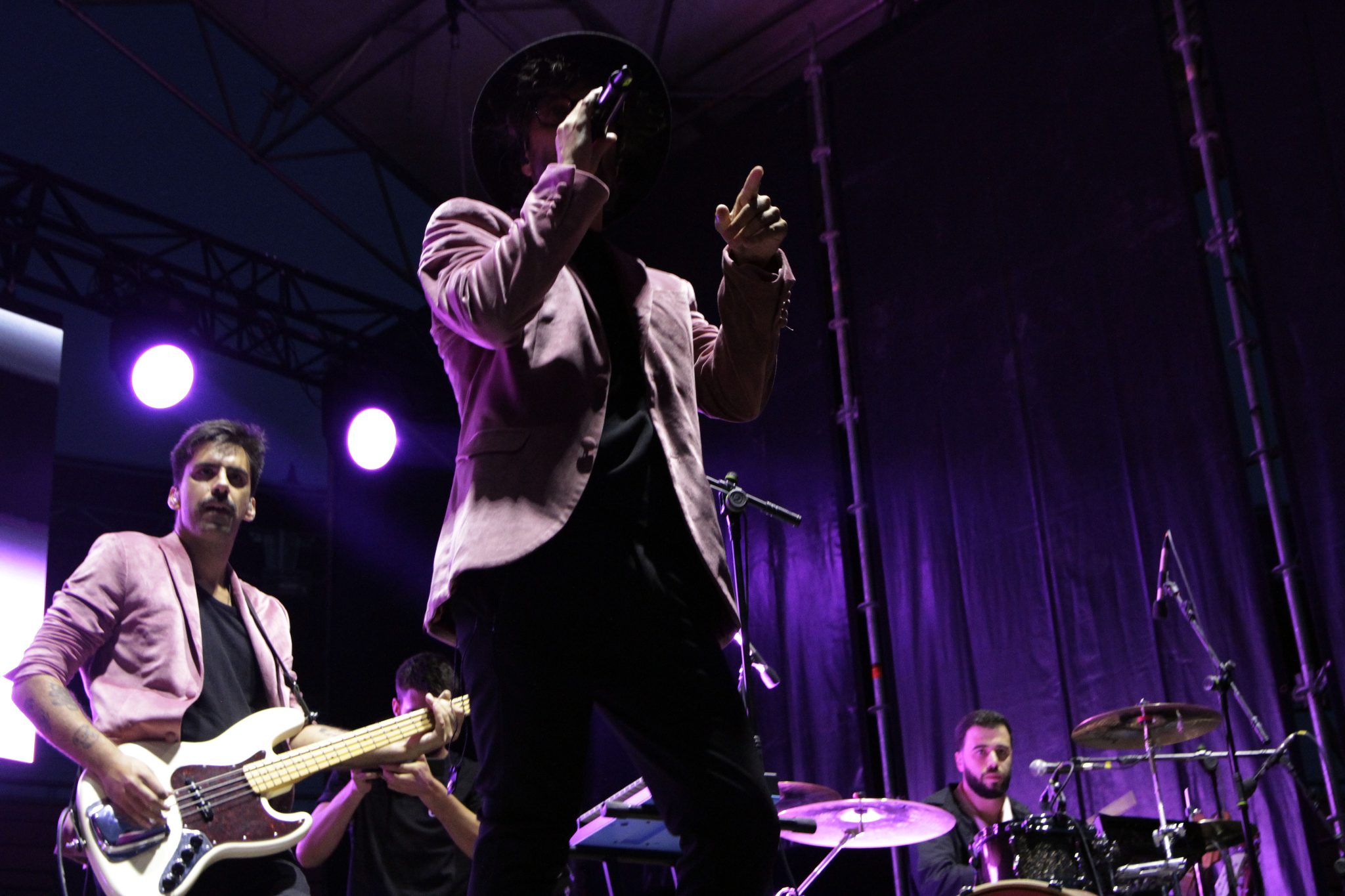 La La Love You conquista al público lagunero con un animado y potente directo - Laguna al Día