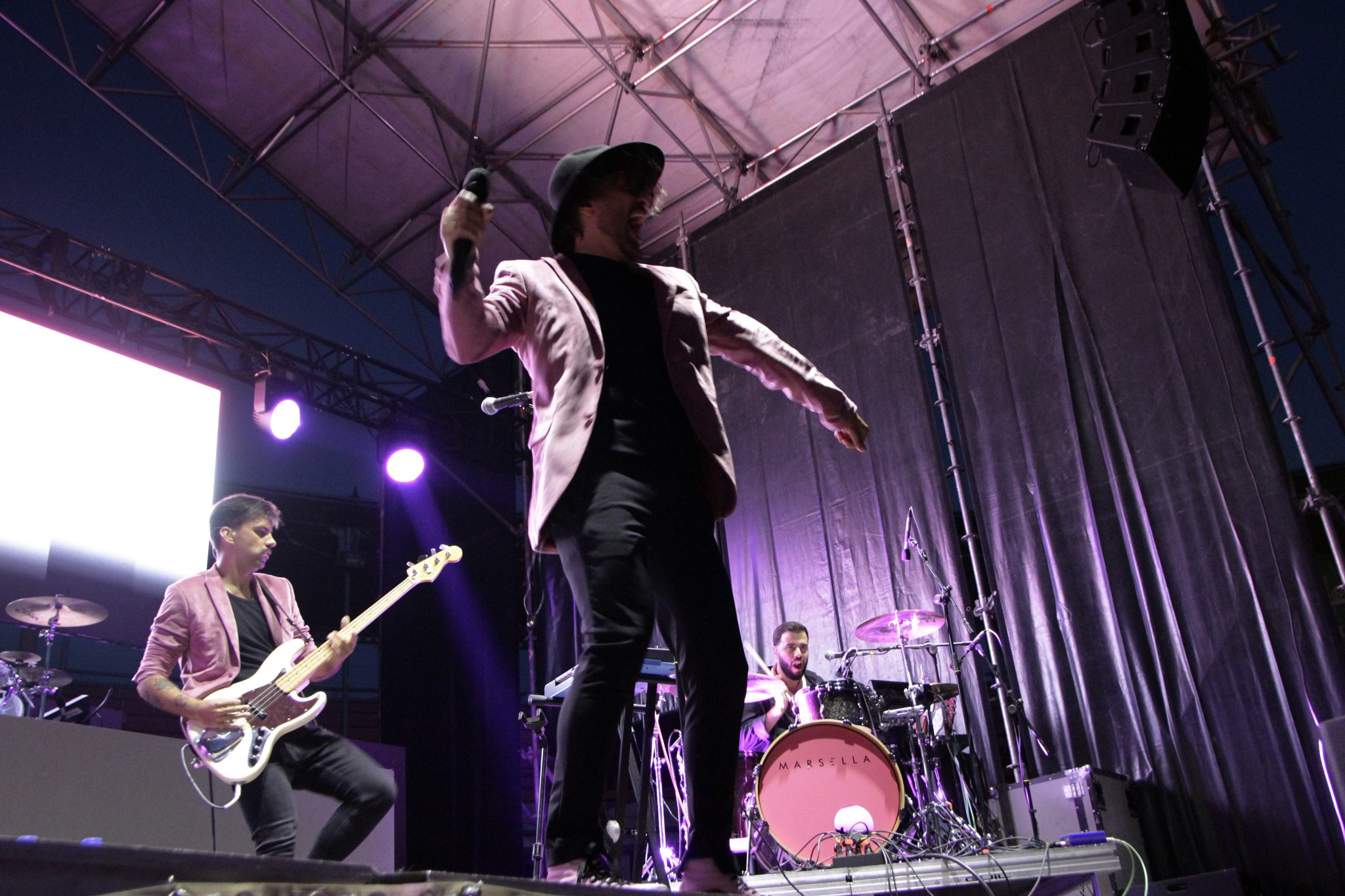 La La Love You conquista al público lagunero con un animado y potente directo - Laguna al Día